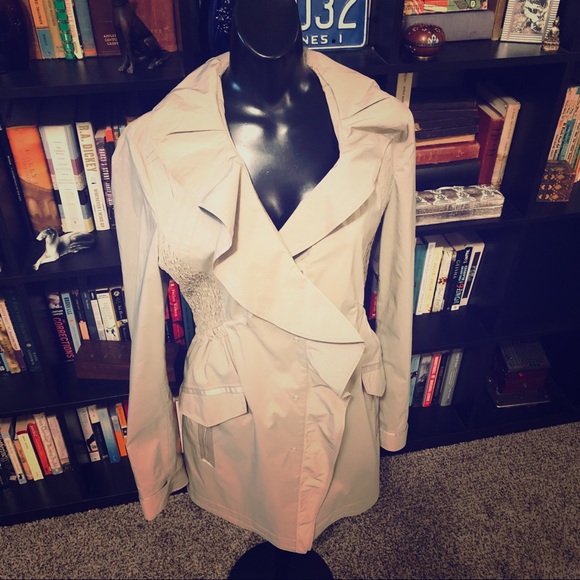 Elie Tahari | Jackets & Coats | Elie Tahari Ruffle Front Cream Rain ...